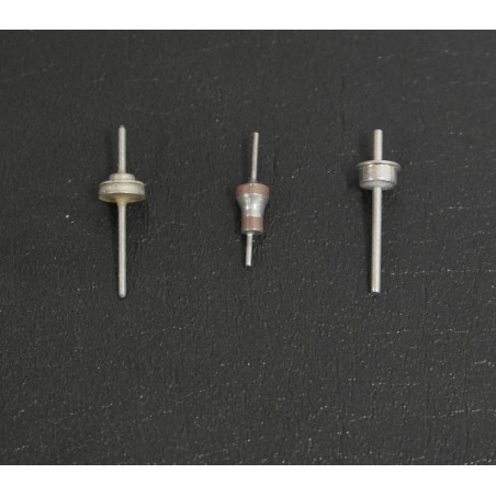 2,4nF Feed-through capacitor